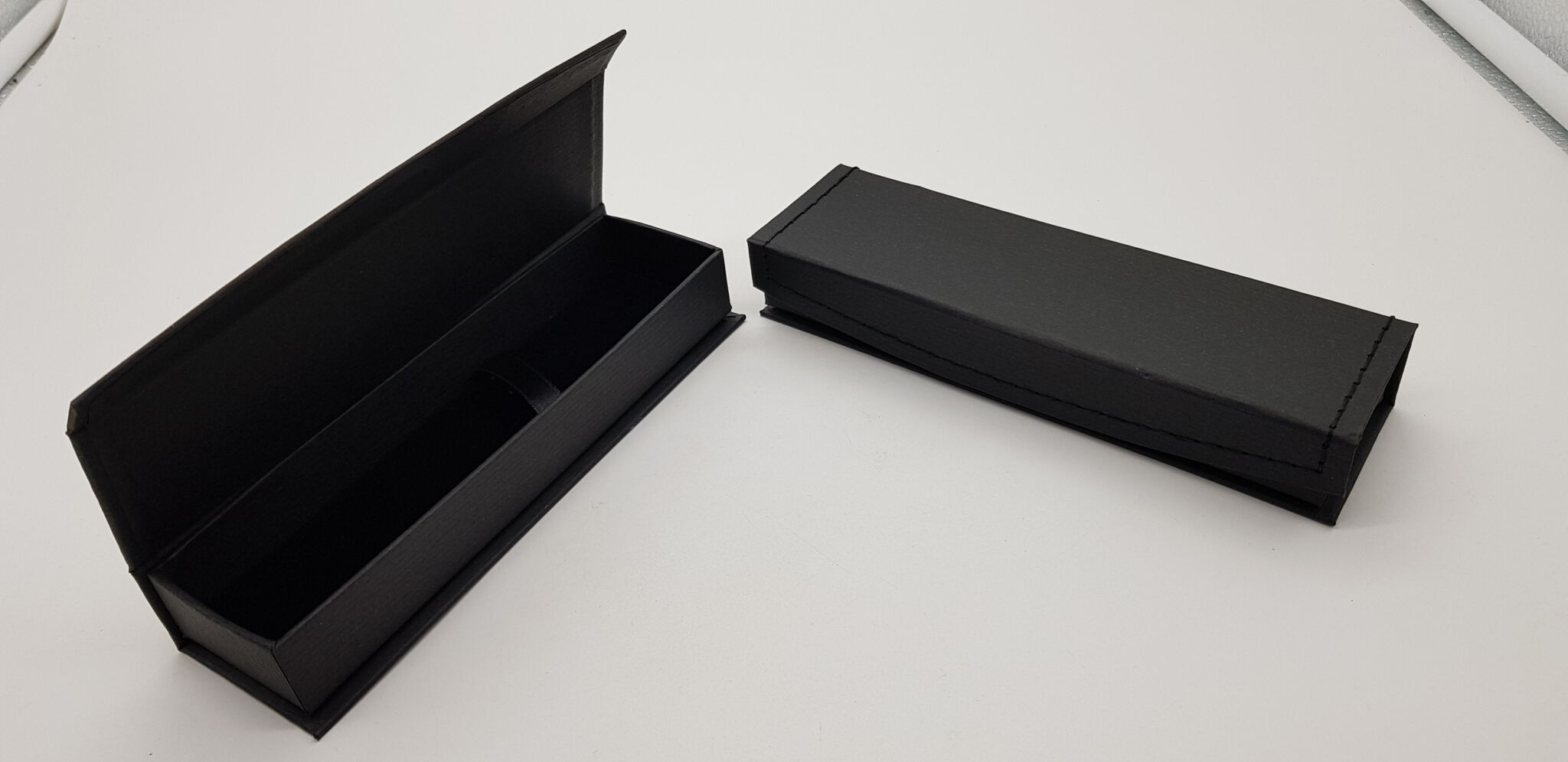 Stiftebox schwarz klappbaren Deckel - Holz4Design